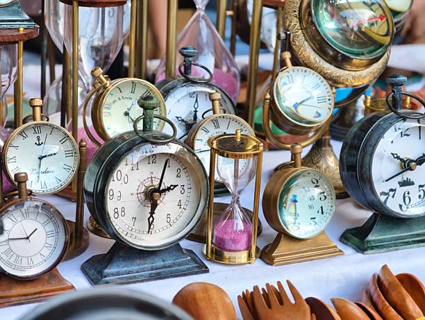 Timeless Charm on Display: A Guide to Vintage Table Clocks - Hvaas
